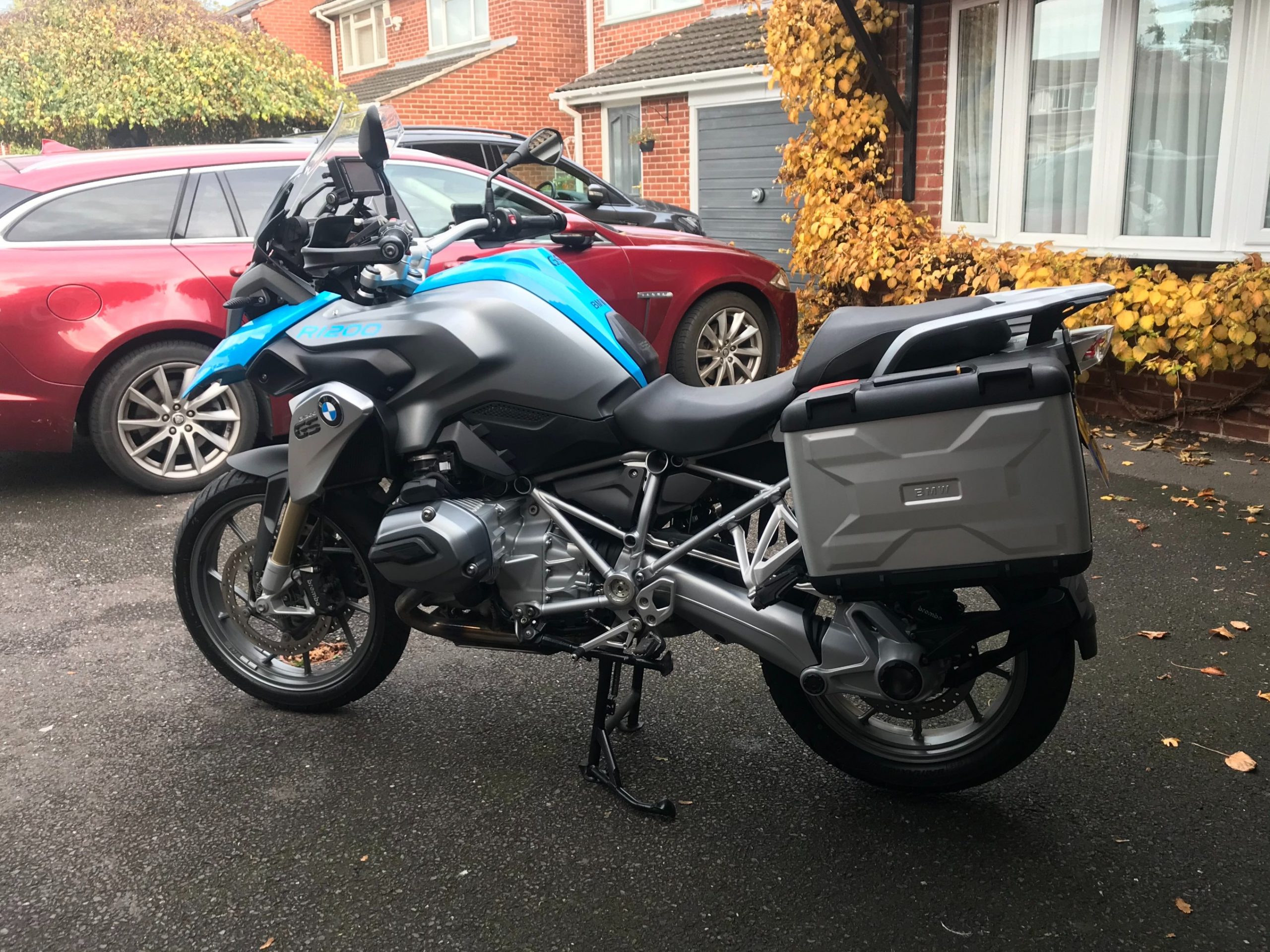BMW R1200GS TE ABS with Luggage - Shmoo Automotive