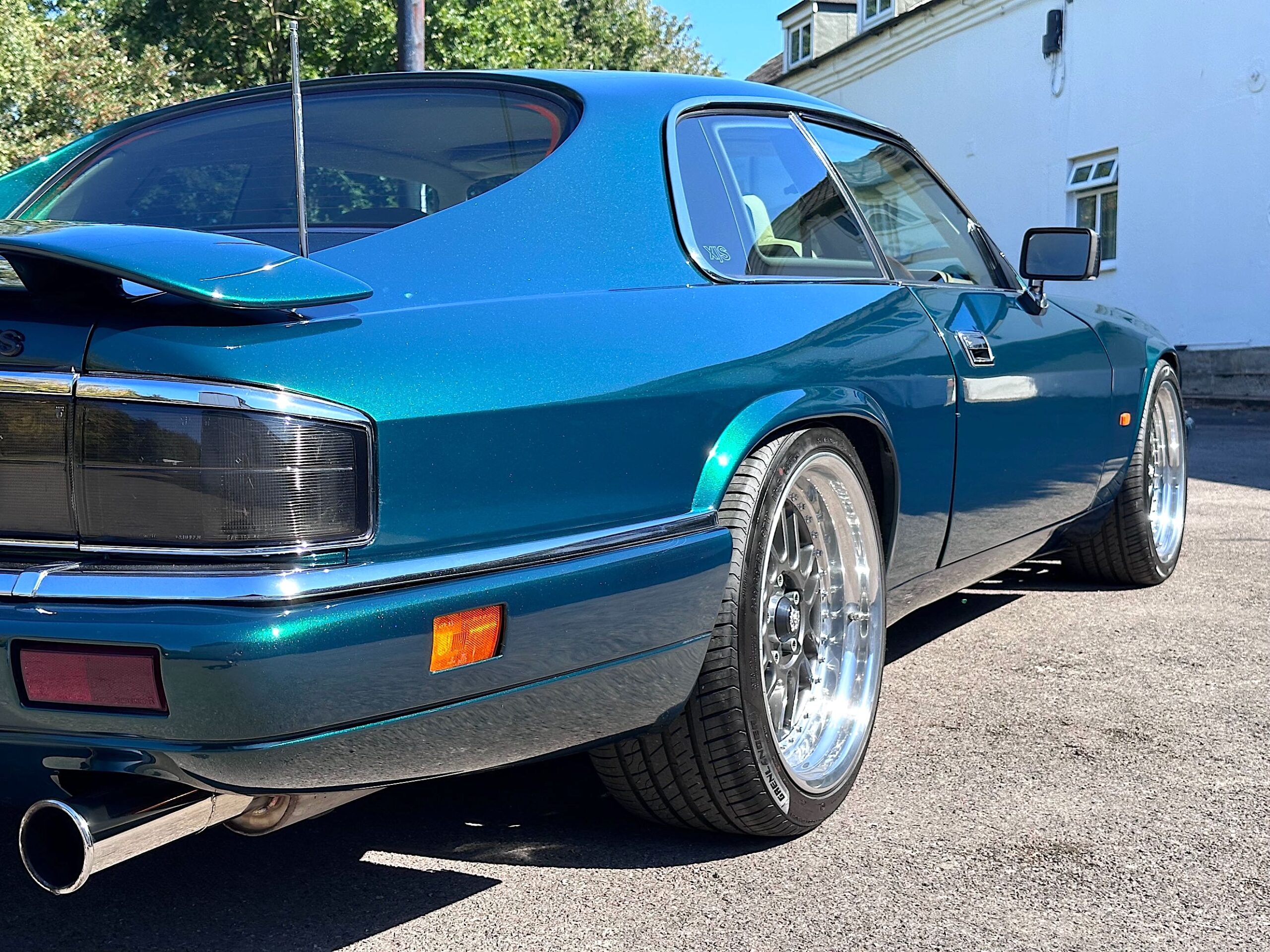 Jaguar XJS 4.0 Celebration - Retro-mod - Shmoo Automotive