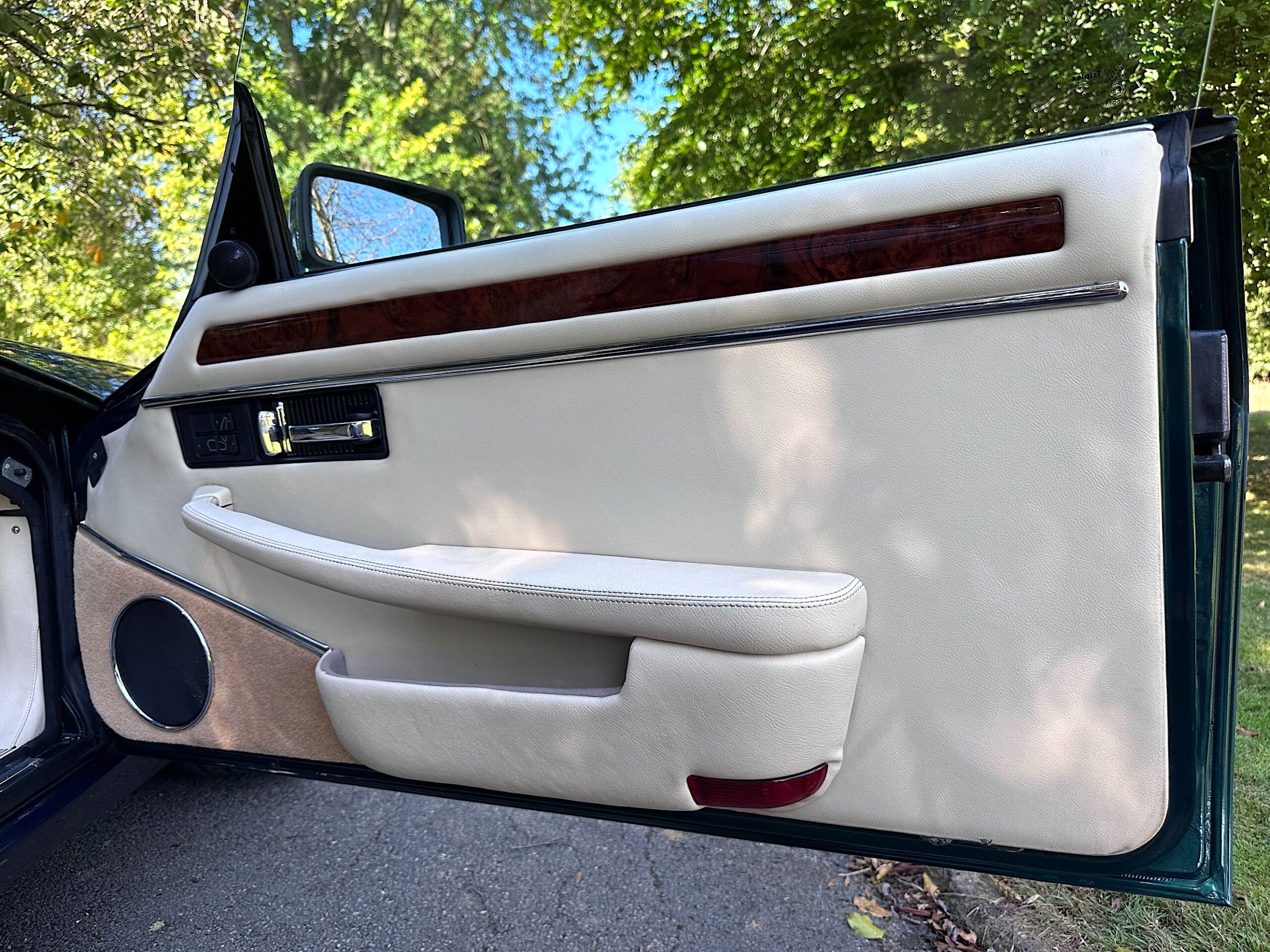 Jaguar XJS 4.0 Celebration - Retro-mod - Shmoo Automotive