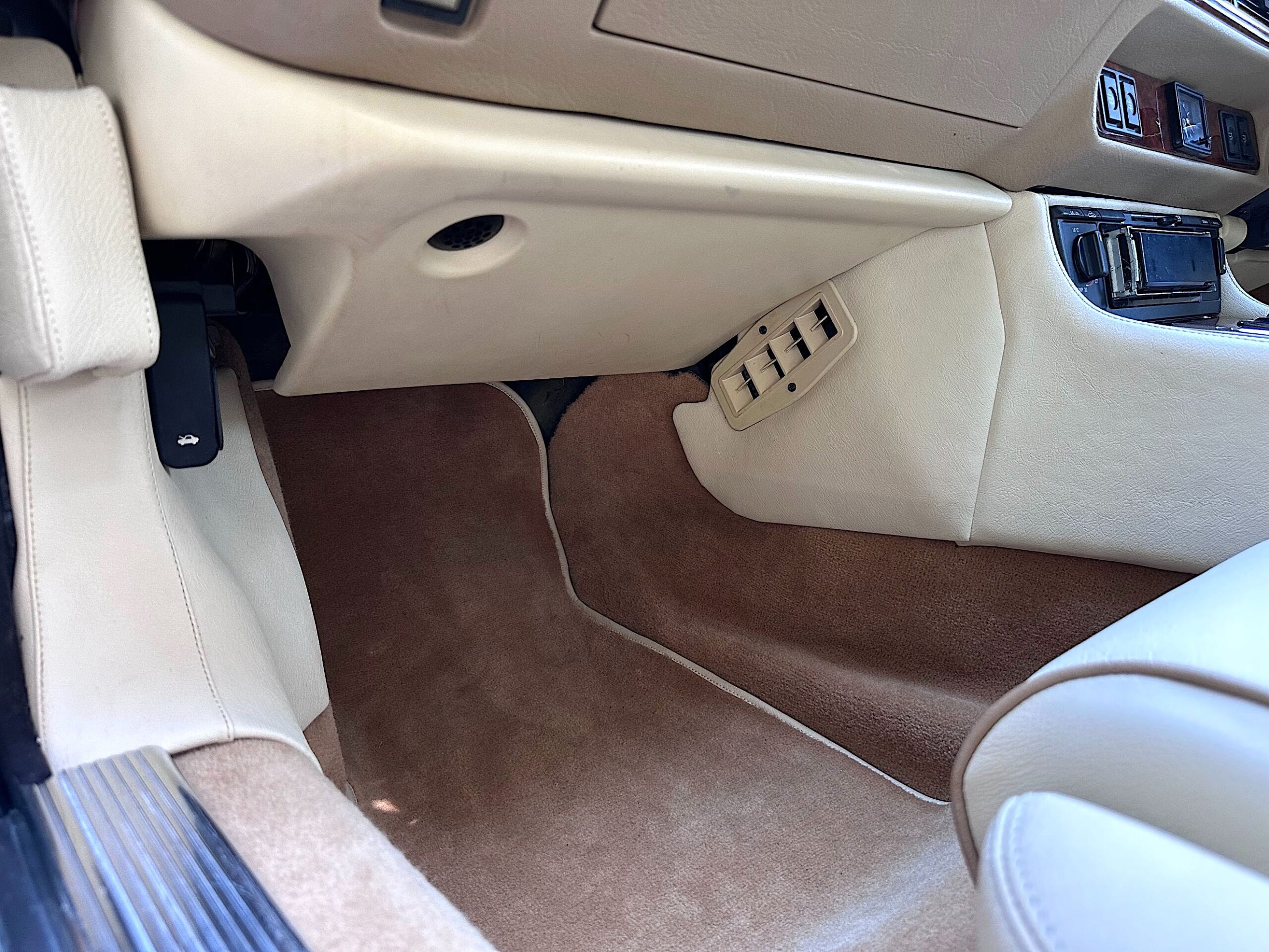 Jaguar XJS 4.0 Celebration - Retro-mod - Shmoo Automotive