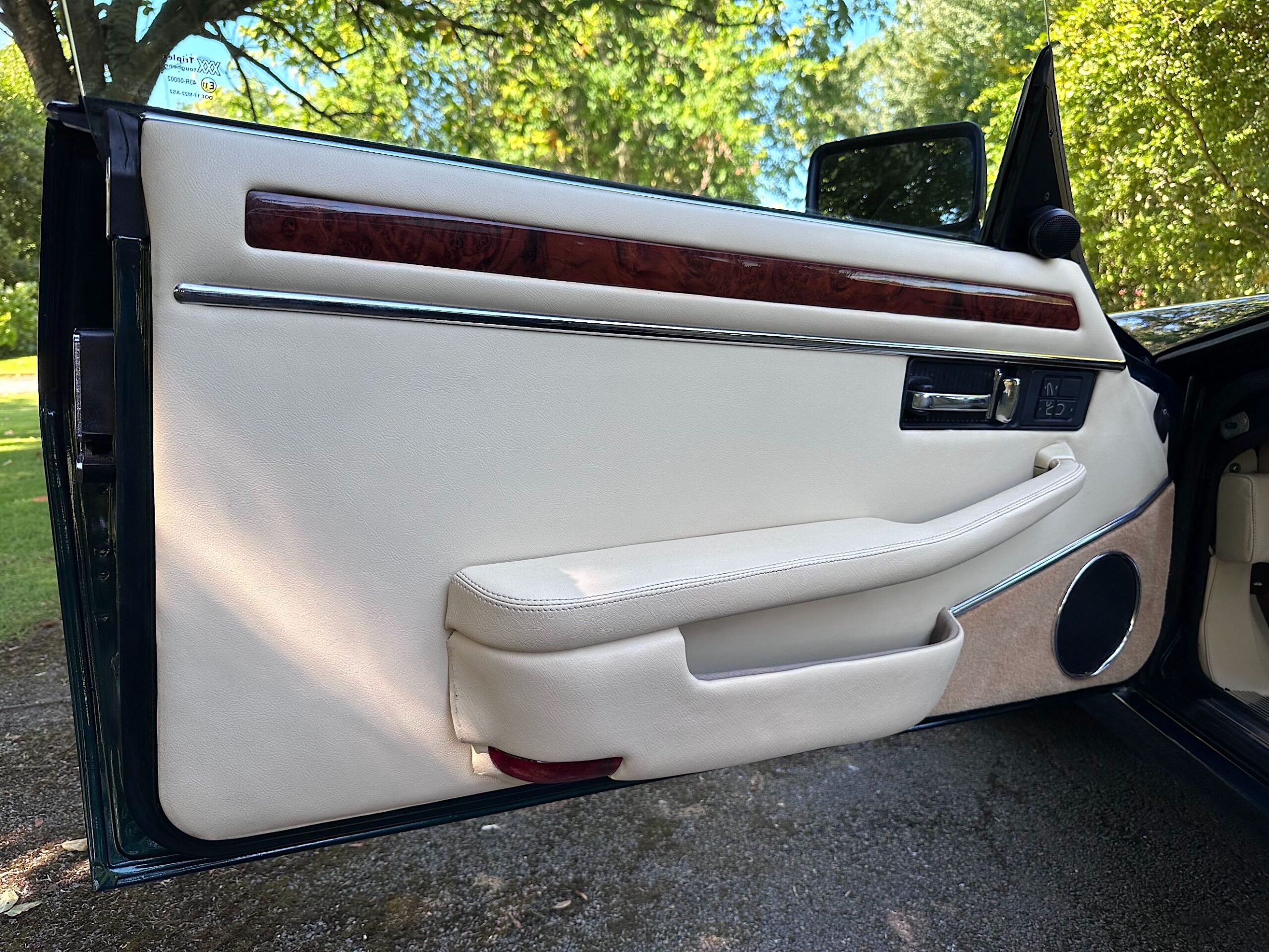 Jaguar XJS 4.0 Celebration - Retro-mod - Shmoo Automotive