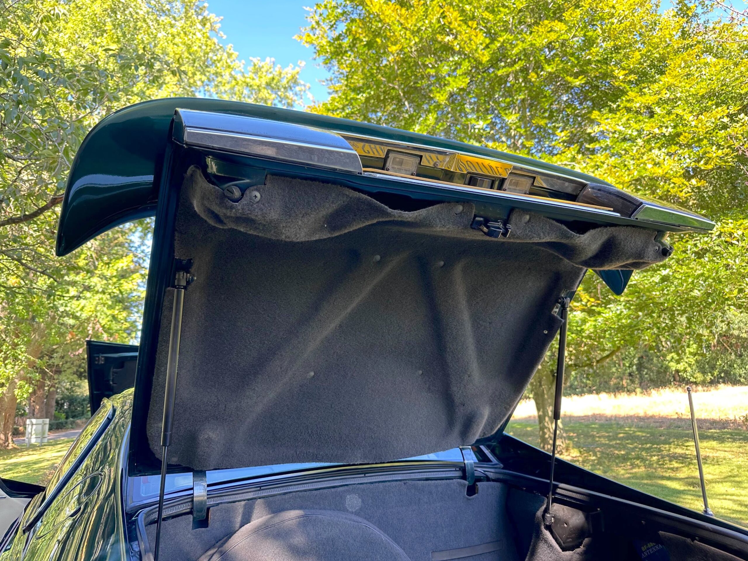 Jaguar XJS 4.0 Celebration - Retro-mod - Shmoo Automotive